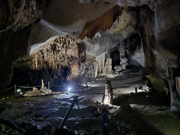 Explore The Enchanting Depths Of Lawa Cave In Kanchanaburi » River Kwai ...